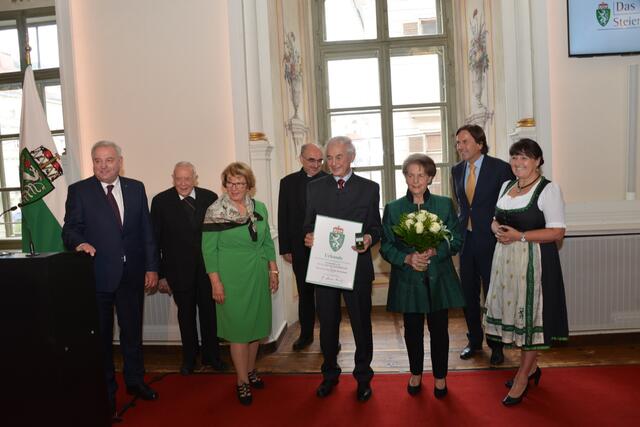 Ehrenring verliehen: Josef Riegler mit Ehrenring des Landes Steiermark ...