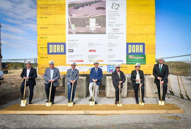 Spatenstich für Wertstoffzentrum Rauchenwarth - Schwechat