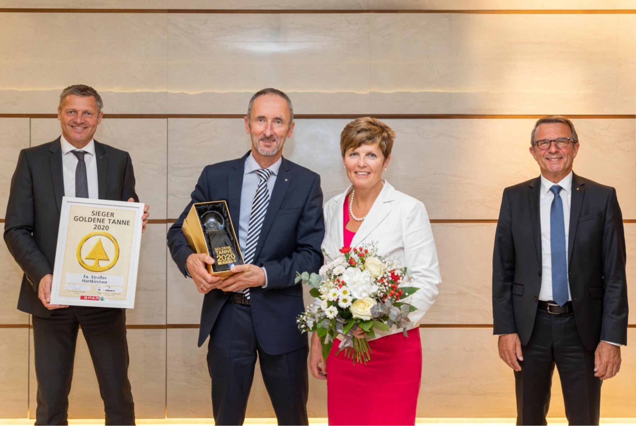 Goldene Tanne: Hartkirchner Spar Straßer einer der besten des Landes ...