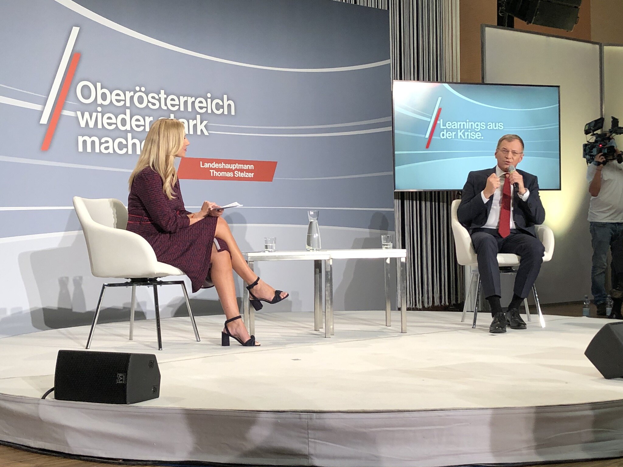 Veranstaltungsreihe: Thomas Stelzer im Gespräch mit Nina Kraft in der ...