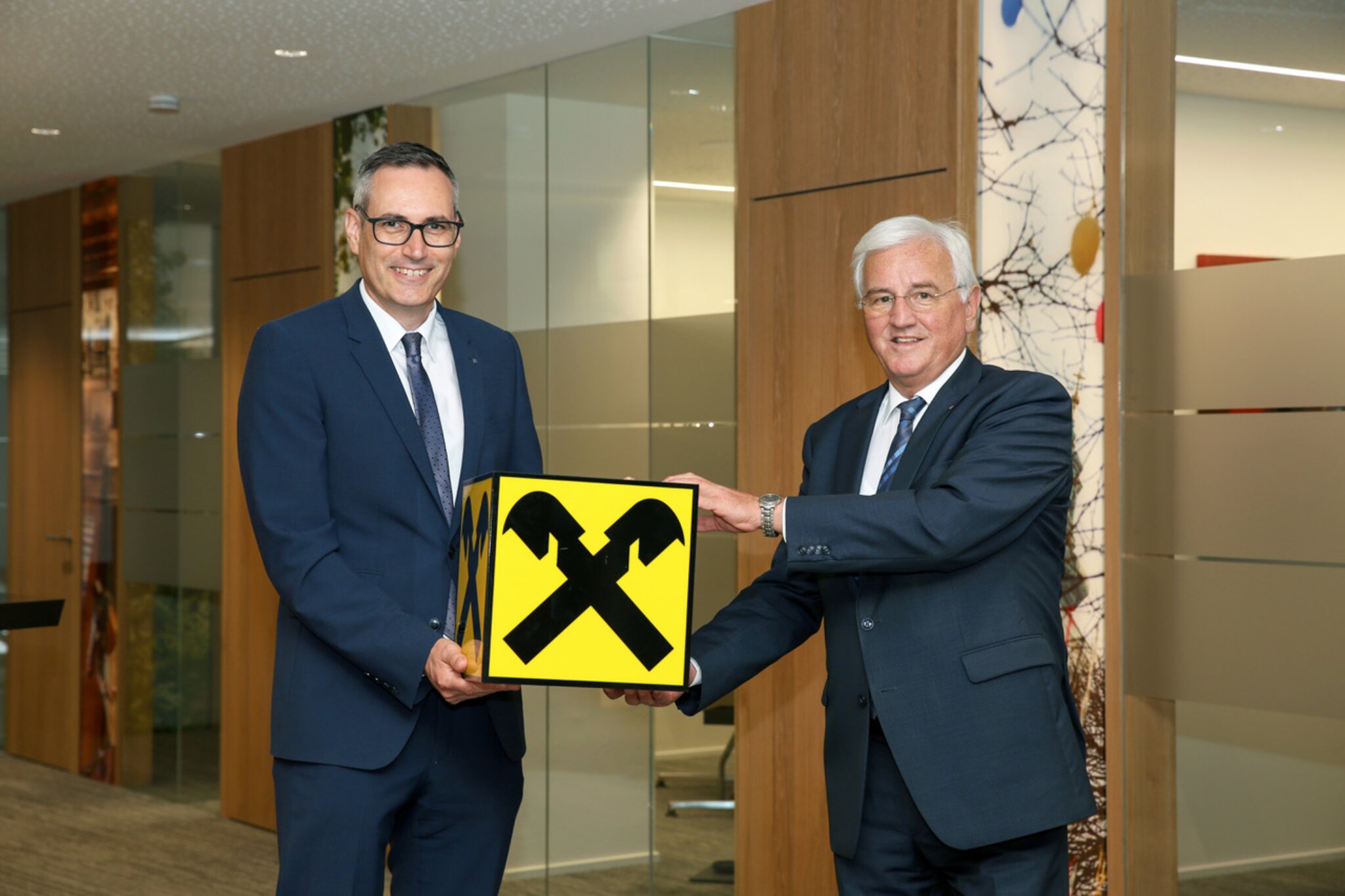 Raiffeisen Region Freistadt: Christian Ressi folgt Walter Mayr als ...