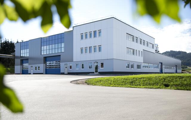 Aus- und Weiterbildung: Treibacher Industrie AG investiert in Lehrlinge ...