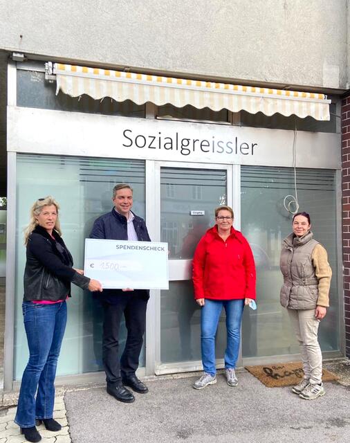 Hilfe in Korneuburg: Opposition spendet an Sozialgreissler - Korneuburg