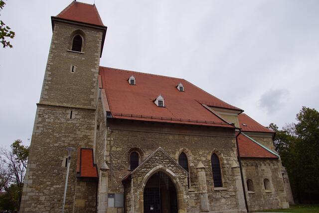 Kirche: Pfarrkirche Himberg - Liesing