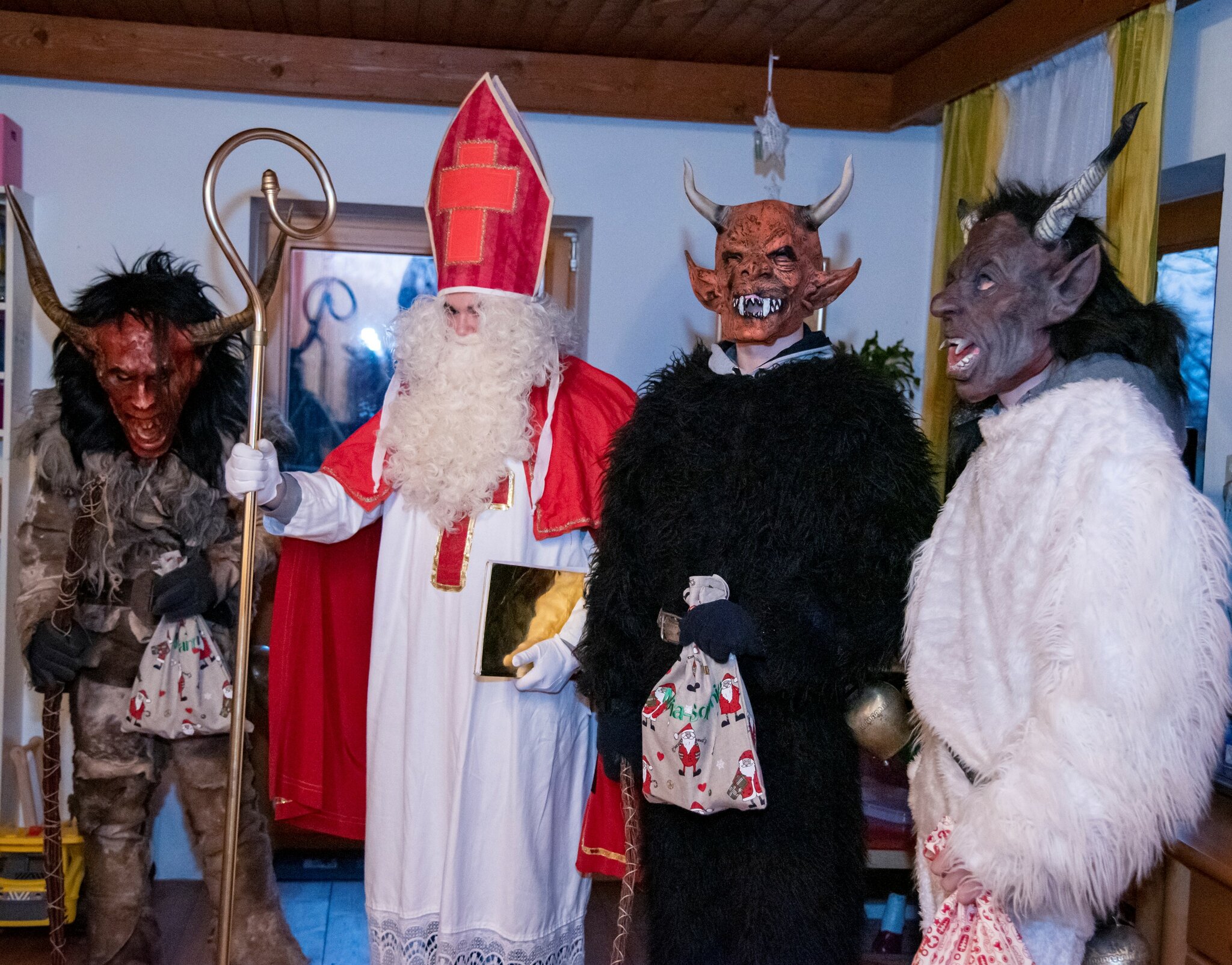 Nach Regierungserlass: Der Nikolo kommt im Bezirk Melk auf "Besuch" - Melk