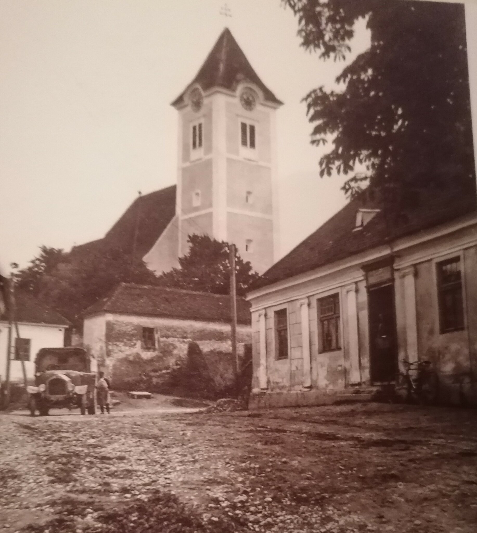 Damals und Heute: Kirche Abstetten - Tulln
