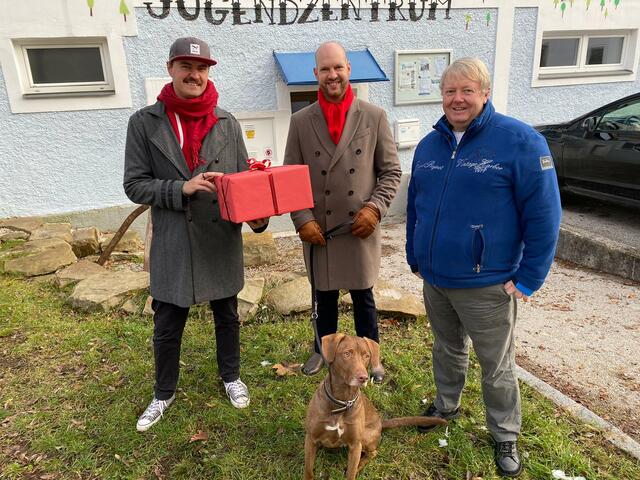 ,Zündende‘ Idee: Pakete statt Rakete für Waidhofens Jugend - Waidhofen ...