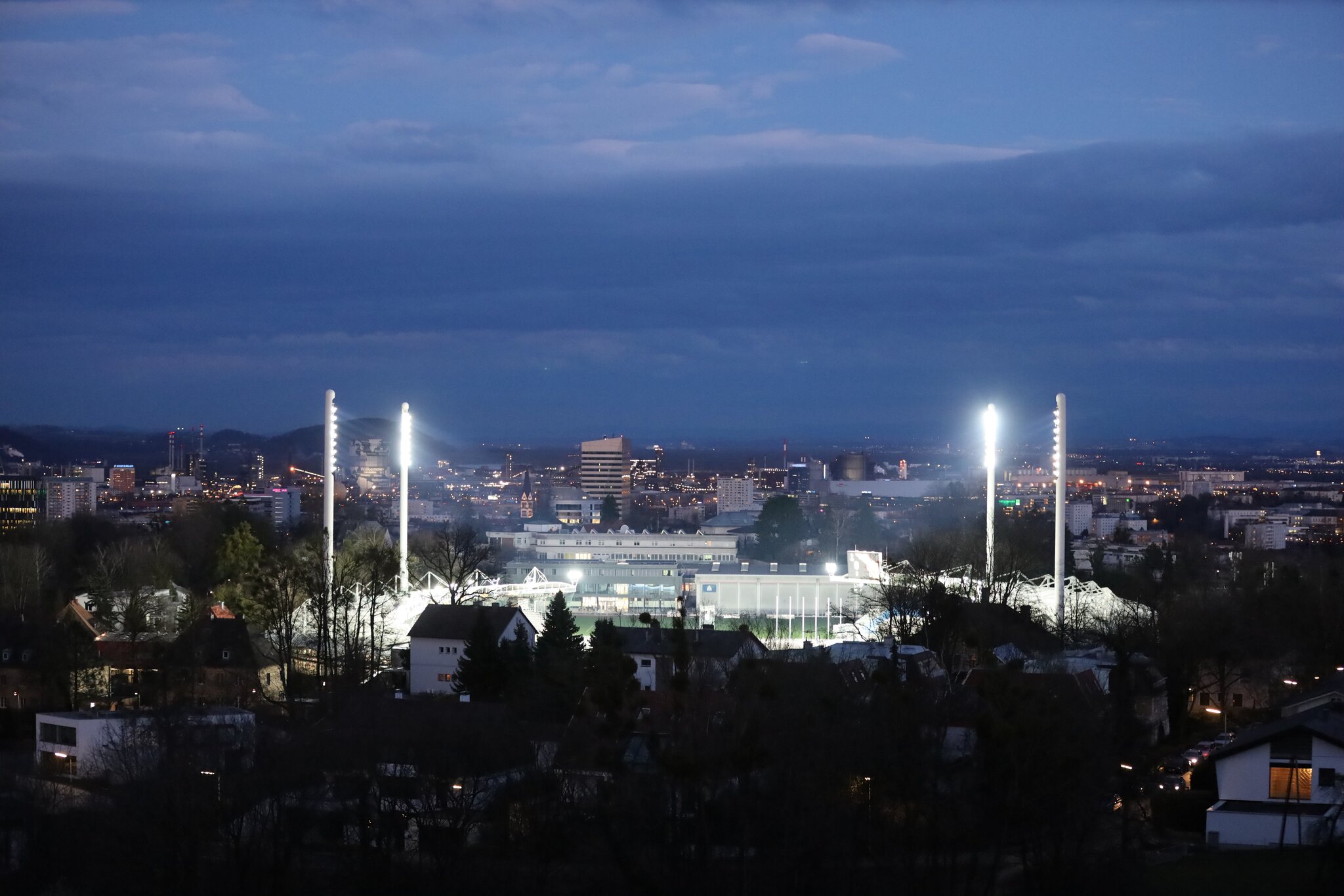 Linzer Stadion: Auf der Linzer Gugl gehen die Lichter aus - Linz