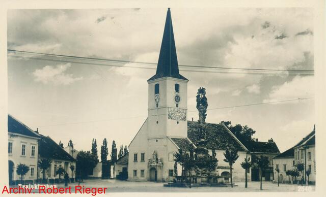 Archiv: Damals & Heute: Der HAUPTPLATZ in TRAISKIRCHEN von 1400 - 2020 ...