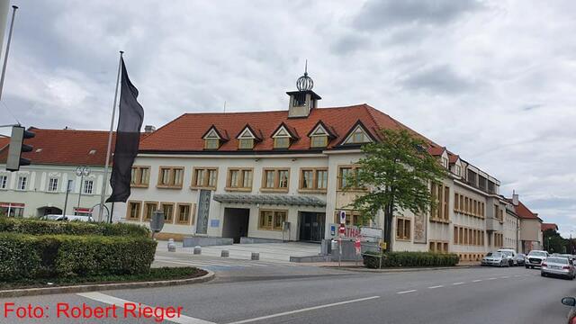 Archiv: Damals & Heute: Der HAUPTPLATZ in TRAISKIRCHEN von 1400 - 2020 ...