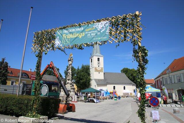 Archiv: Damals & Heute: Der HAUPTPLATZ in TRAISKIRCHEN von 1400 - 2020 ...