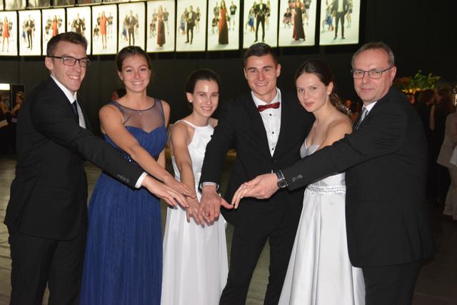 Maturabälle BORG/bssm Oberschützen: Von "Matura Royale" bis "Touchdown ...