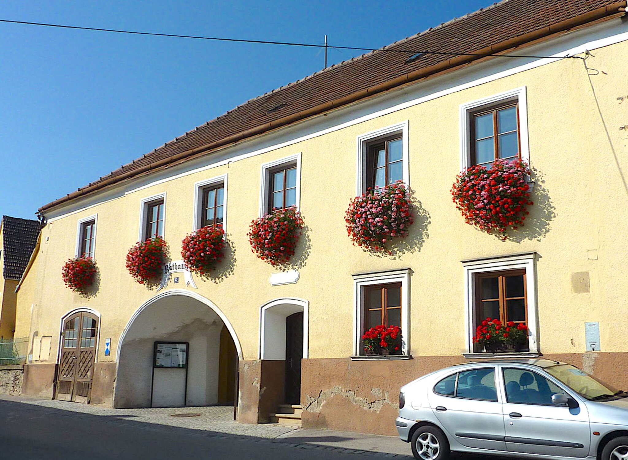 Damals & Heute: Gemeindeamt Lengenfeld - Krems