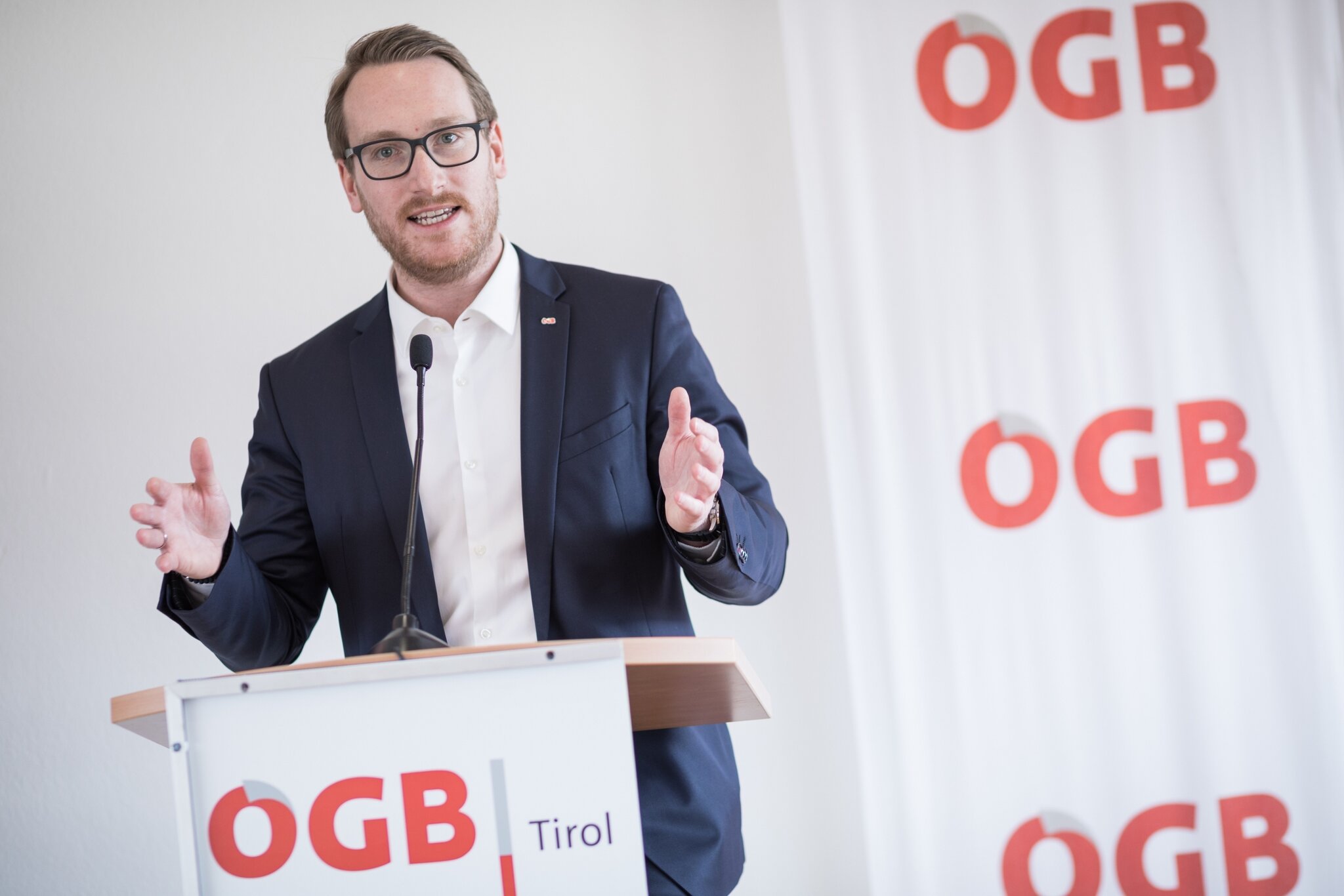 ÖGB-Tirol: AMS-Personal soll dringend aufgestockt werden - Innsbruck
