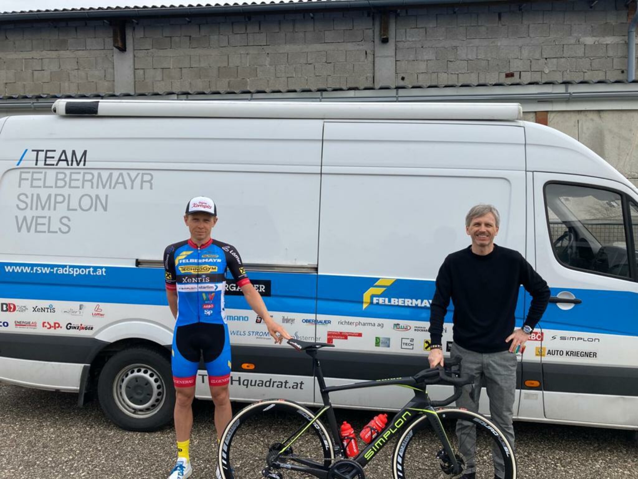 Neuzugang Daniel Turek mit Renndress ausgestattet - Wels & Wels Land