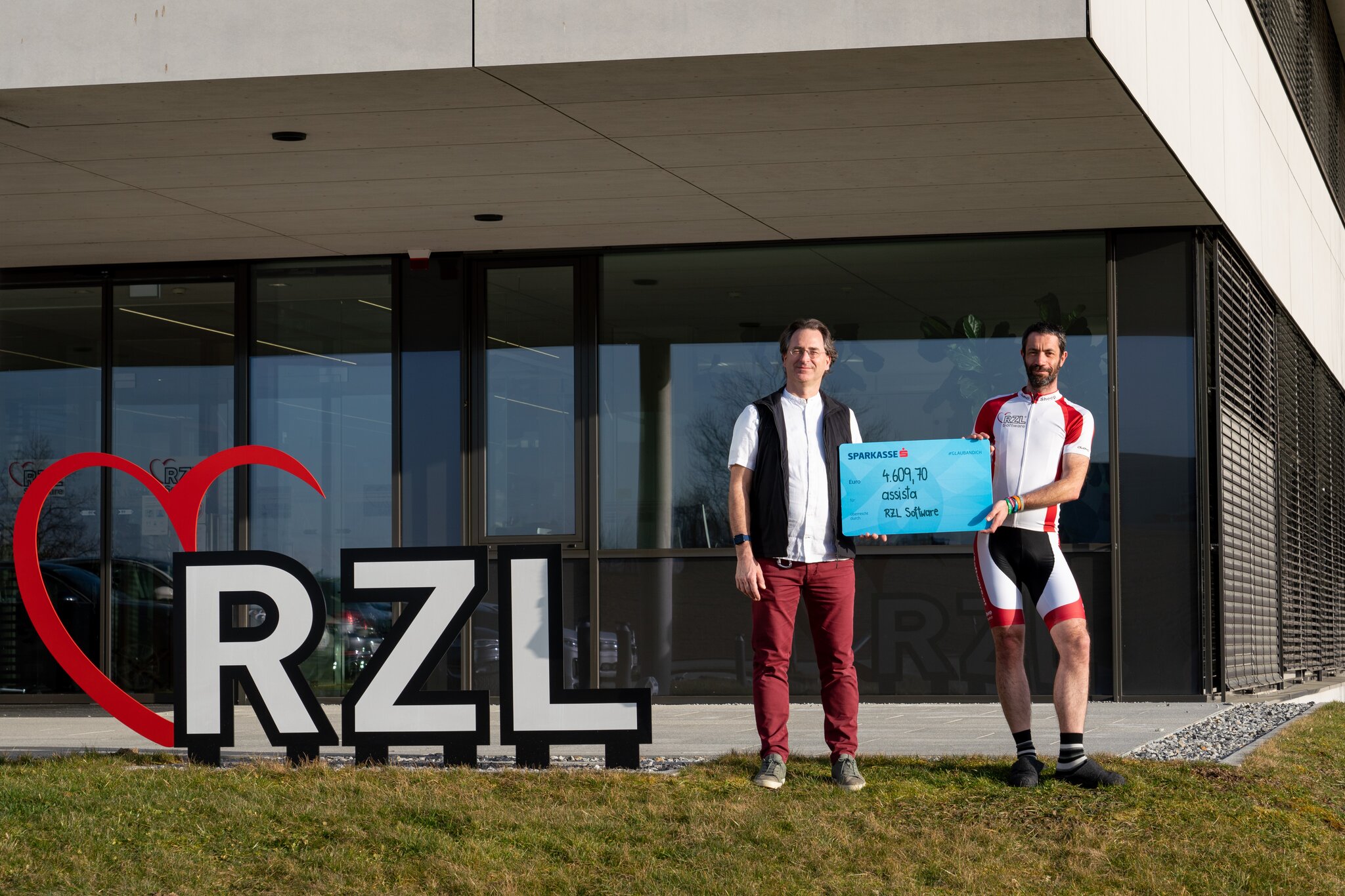 4.600 Euro gespendet: RZL Software sportlich unterwegs für Assista ...