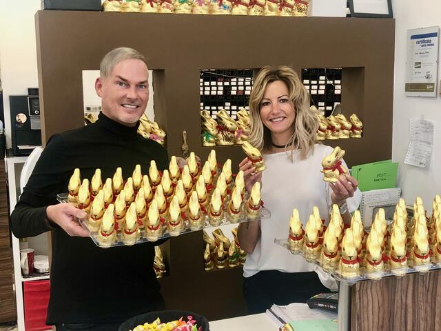 HARTBERG: Einen Lindt-Goldhasen beim Frisörbesuch spenden - Hartberg ...