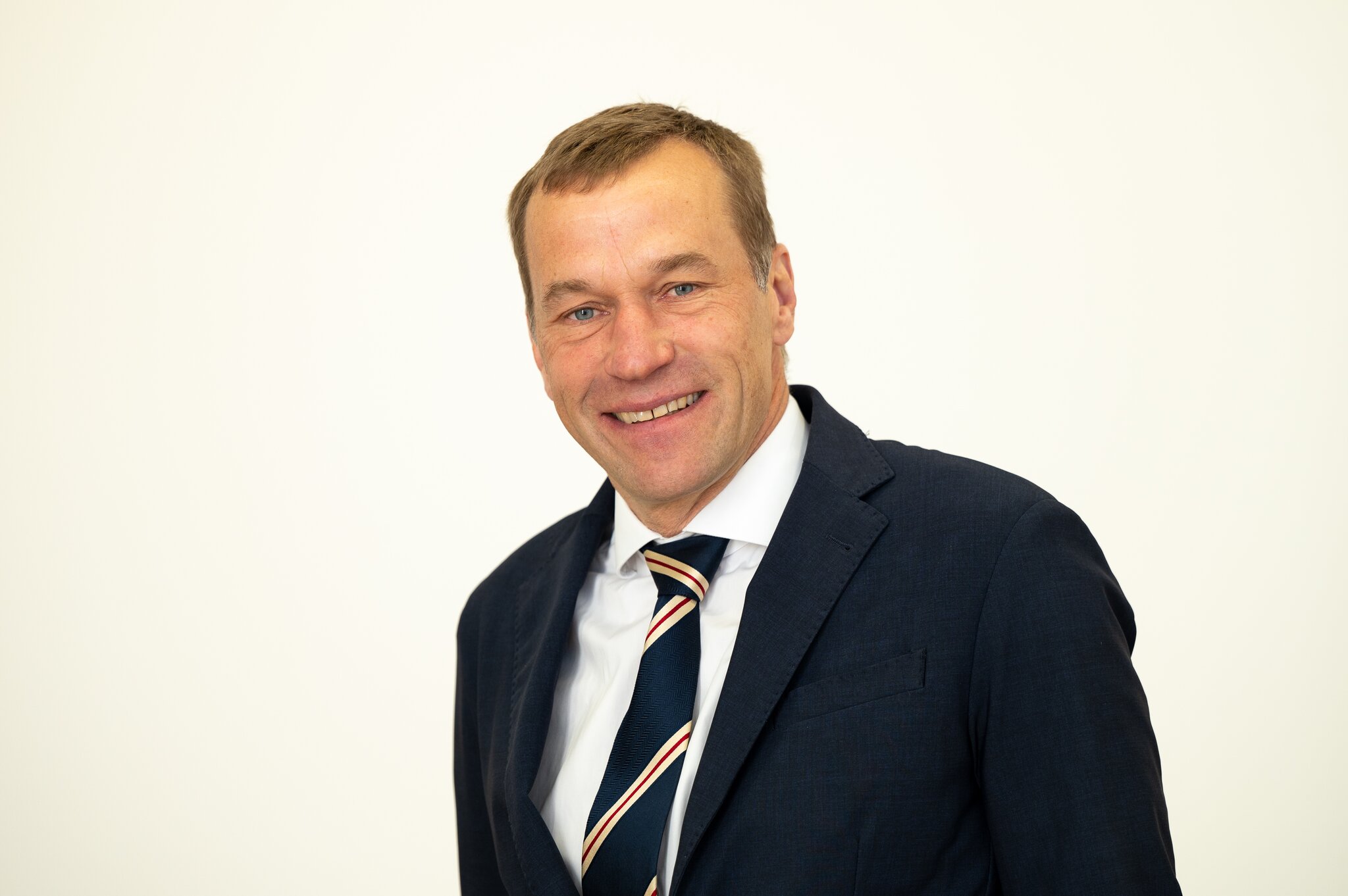 27 von 35 Abgeordneten stimmten für Klaus Feurstein: Neuer ...