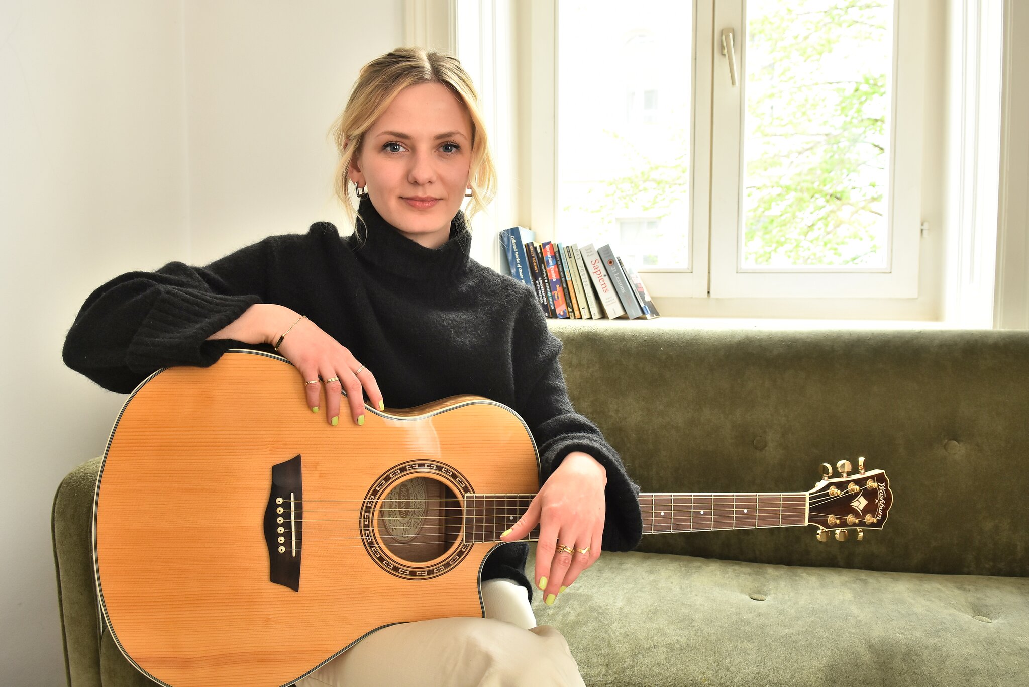 Wiener Popstar: Lisa Pac singt mit ihrem Hit "Boring" gegen Langweile ...