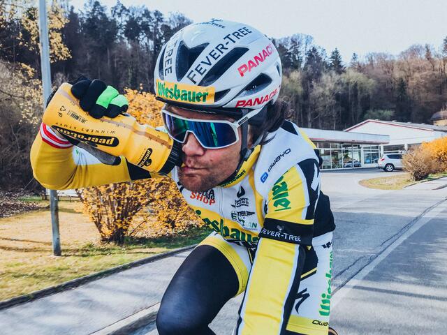 Ultra Cycling: Christoph Strasser: Aufwärmen für den Weltrekordversuch ...