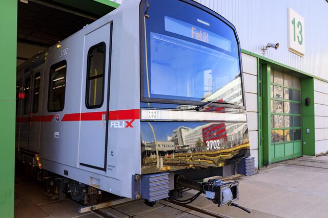 Selbstfahrende Garnituren: Erster neuer X-Wagen für die U-Bahn heißt ...