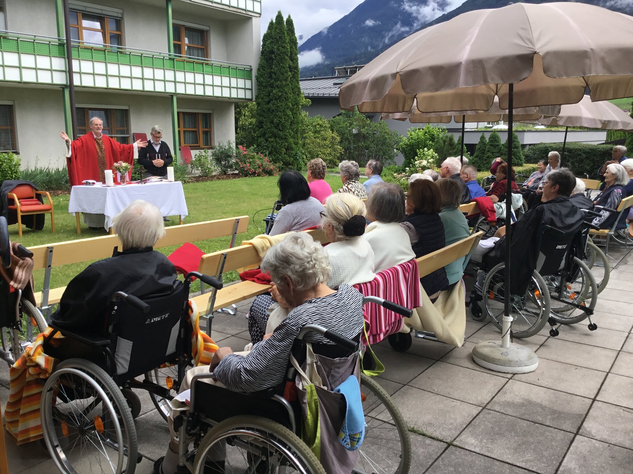 ARGE Tiroler Altenheime: "Höchste Zeit für mehr Normalität!" - Telfs
