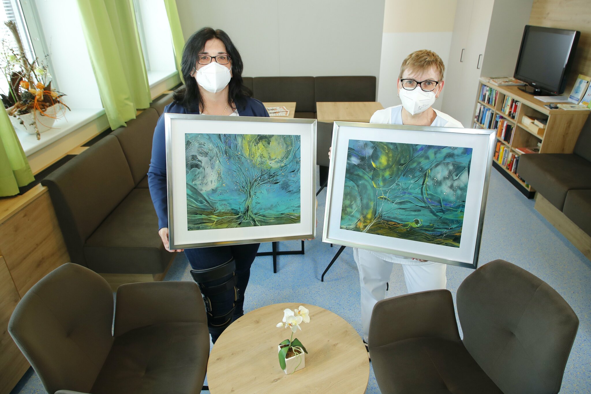 Kunst-Spende: Petra Berndorfer spendet Klinikum Schärding zwei Werke ...