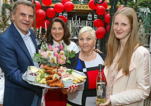 Marchfelderhof: Wie die Jazz Gitti zur Spargelschäl-Weltmeisterin wurde ...