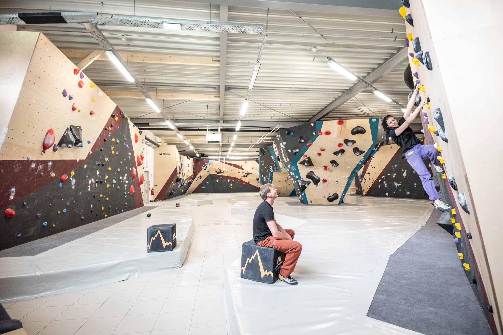 Volume Bouldern: Boulderhalle hat geöffnet - Villach