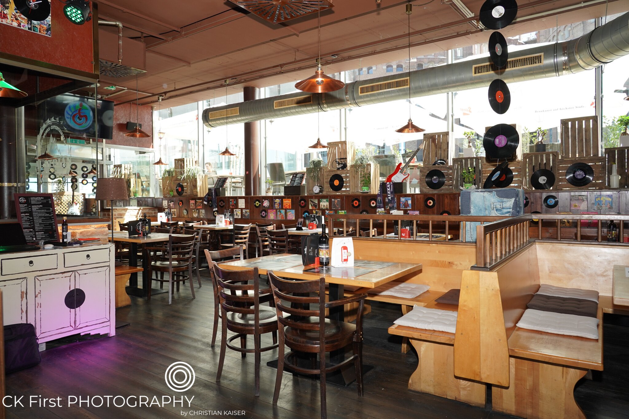 Vip & Presse Empfang im neuen Austrian Pub 26.5.2021-Alexander Ribisch ...