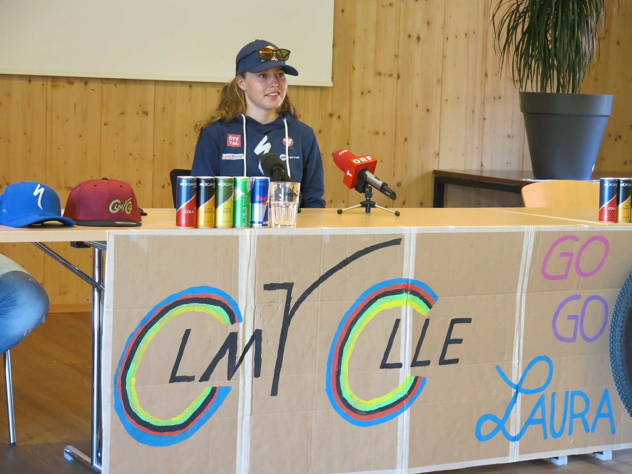 Bis zum Rennen bei Olympia stehen Laura Stigger anstrengende Wochen ...