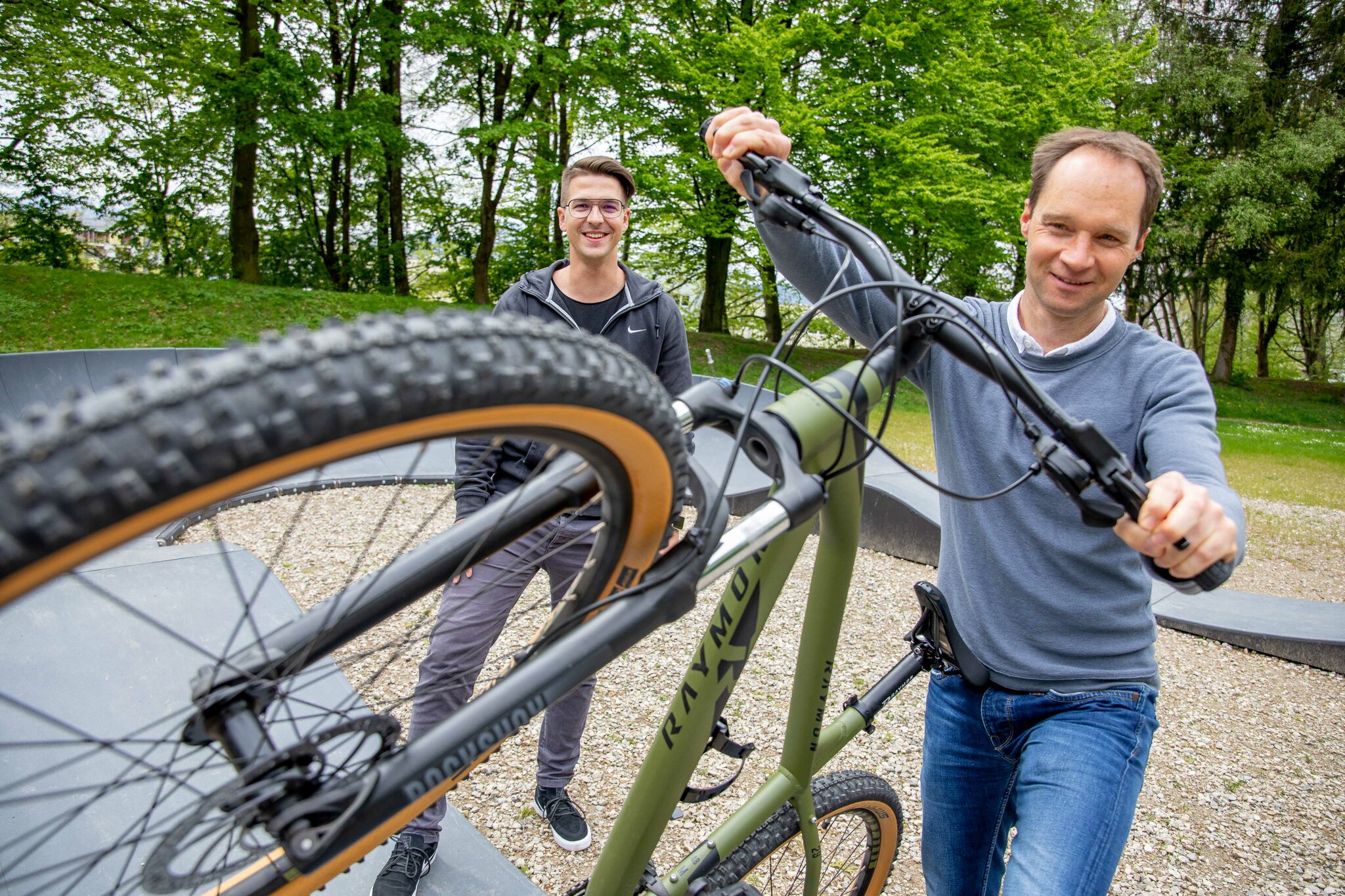 Sport 2021: Skateboard, Rad und Scooter - diesen Sommer dreht sich ...