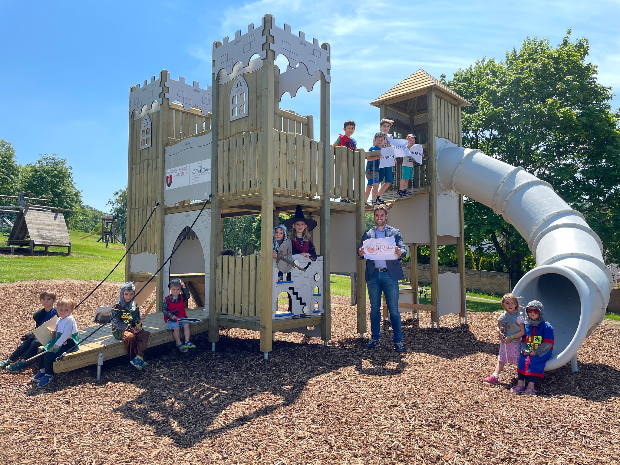 Am Spielplatz Hornstein: Neue Spielburg für Kinder aufgestellt - Eisenstadt