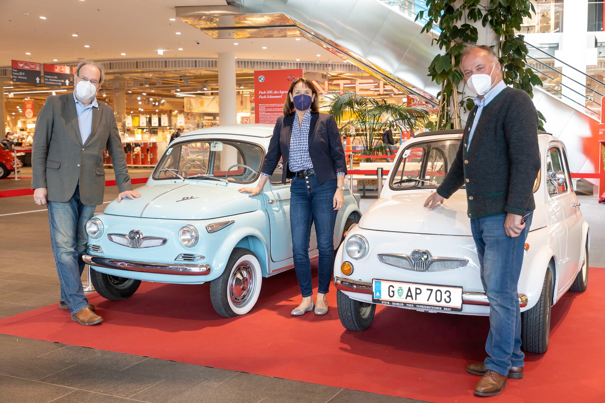 Autos mitten im Einkaufszentrum: Puch Museum stellt im Murpark aus - Graz