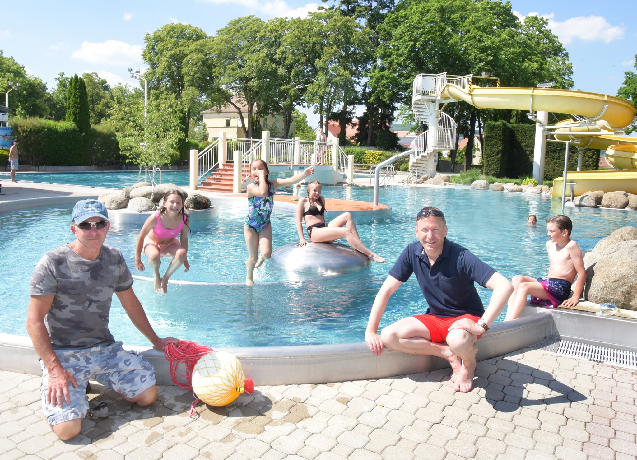 Jetzt kommt der Sommer: Badesaison im Park-Freibad in Retz eröffnet ...