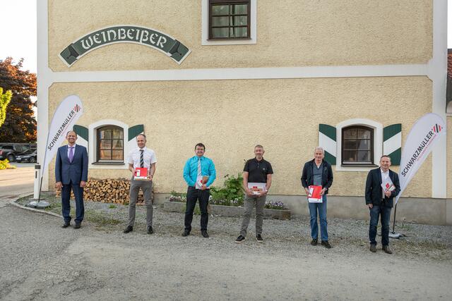 Ehrungsabend: Schwarzmüller ehrte 73 verdiente Mitarbeiter - Schärding