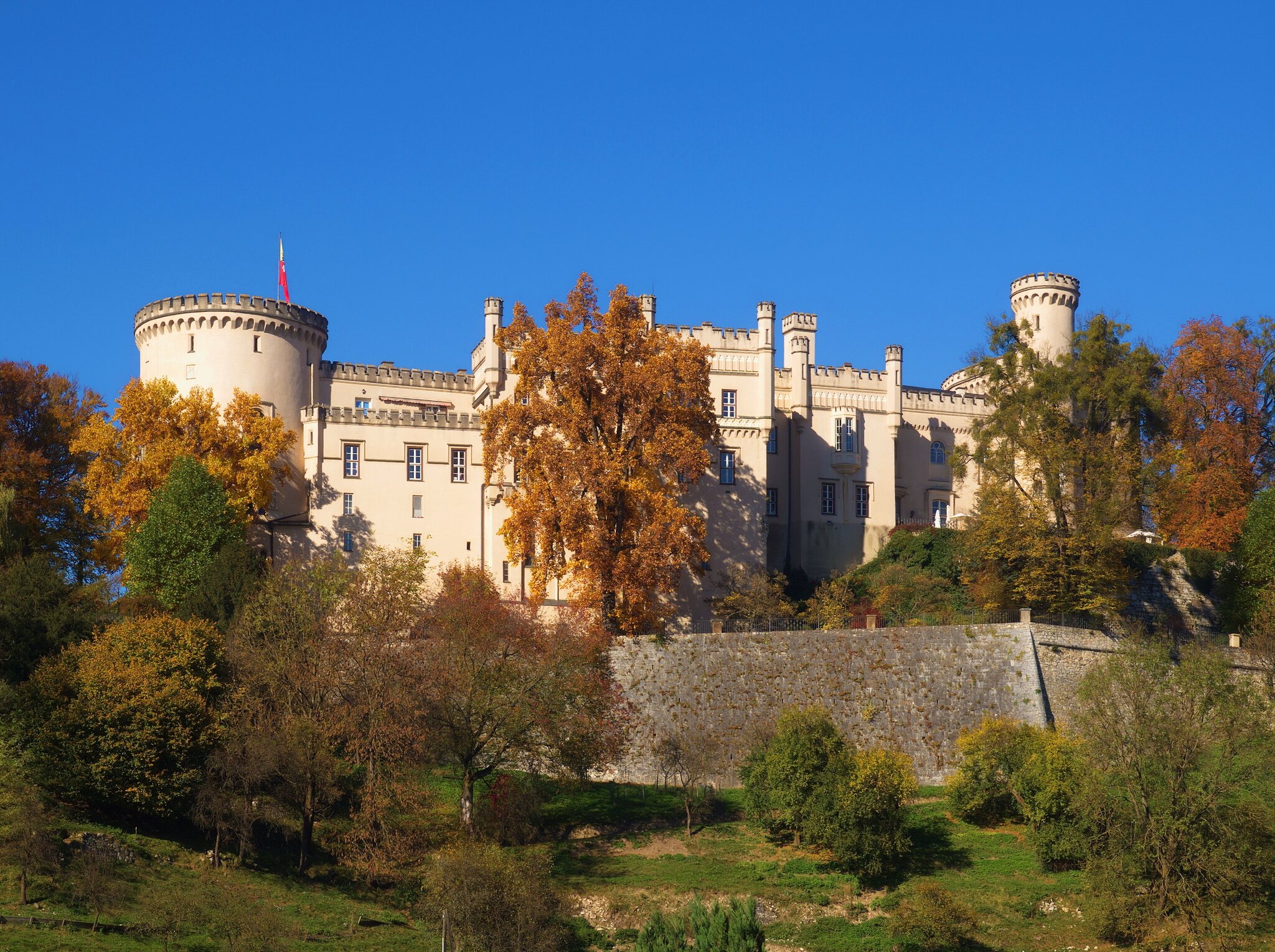 Schloss Wolfsberg: Mit Award für beliebteste Hochzeits-Location gekürt ...