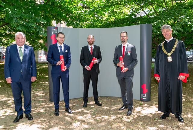 Ausgezeichnete Leistungen bis zum Doktortitel: Sub Auspiciis-Trio der ...