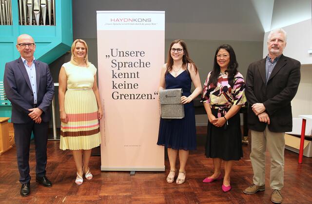 Institut Oberschützen: Landesrätin Winkler gratuliert Jungmusikerin ...