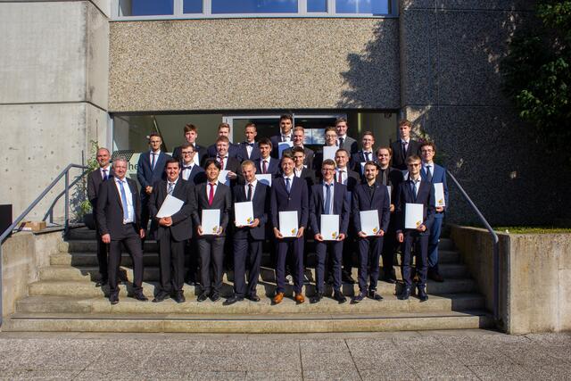 Fotos: Die HTL Wels feiert Matura - Wels & Wels Land