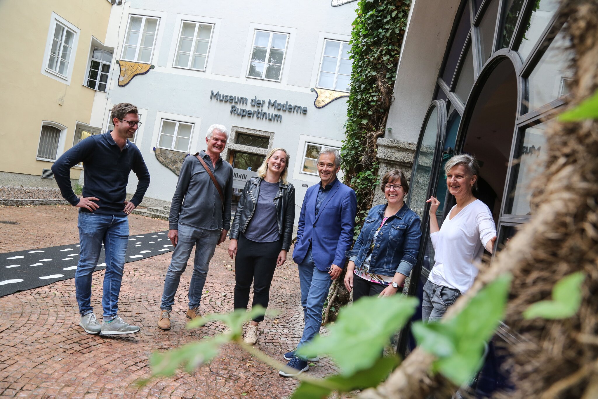 Neuer Gastrobetrieb: "220 Grad" eröffnet im Rupertinum neues ...