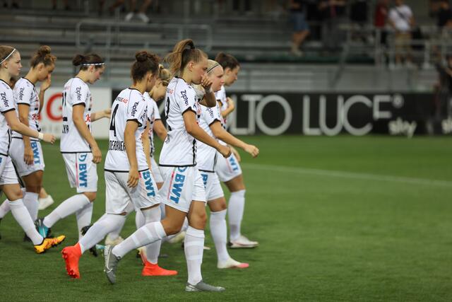 FRAUENFUSSBALL: Premiere beim LASK: Athletikerinnen feiern 2:0-Heimsieg ...