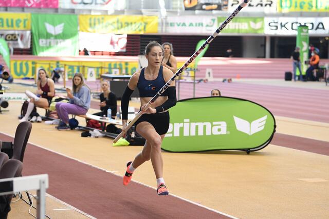 Stabhochspringerin Lisa Gruber: „Über die Latte zu fliegen ist einfach ...