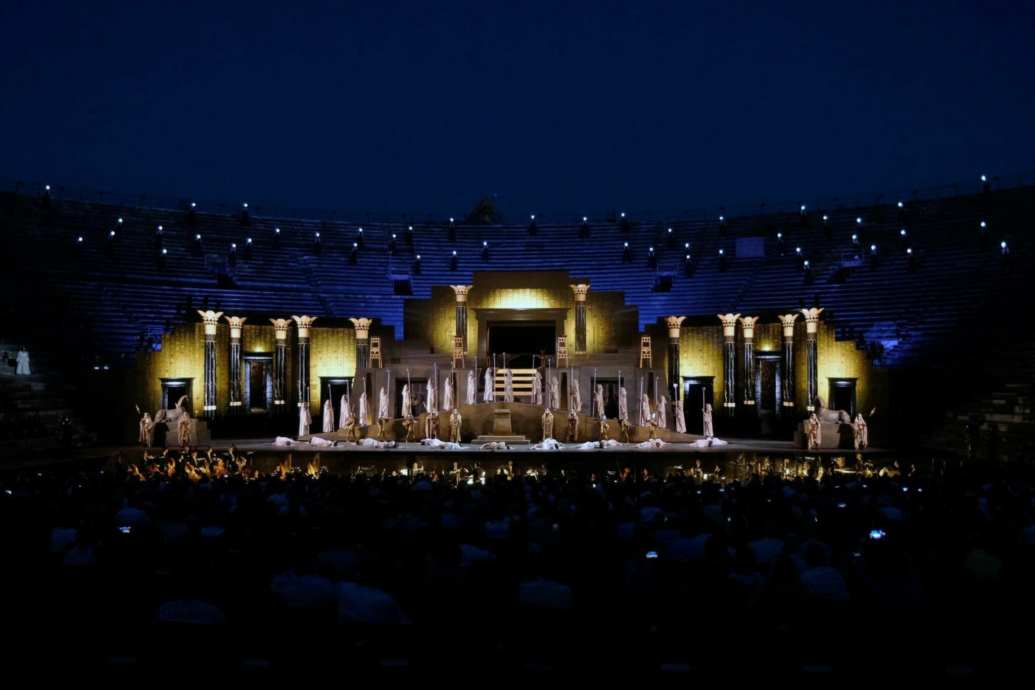 Verdis berühmte Oper Aida in der Arena von Verona