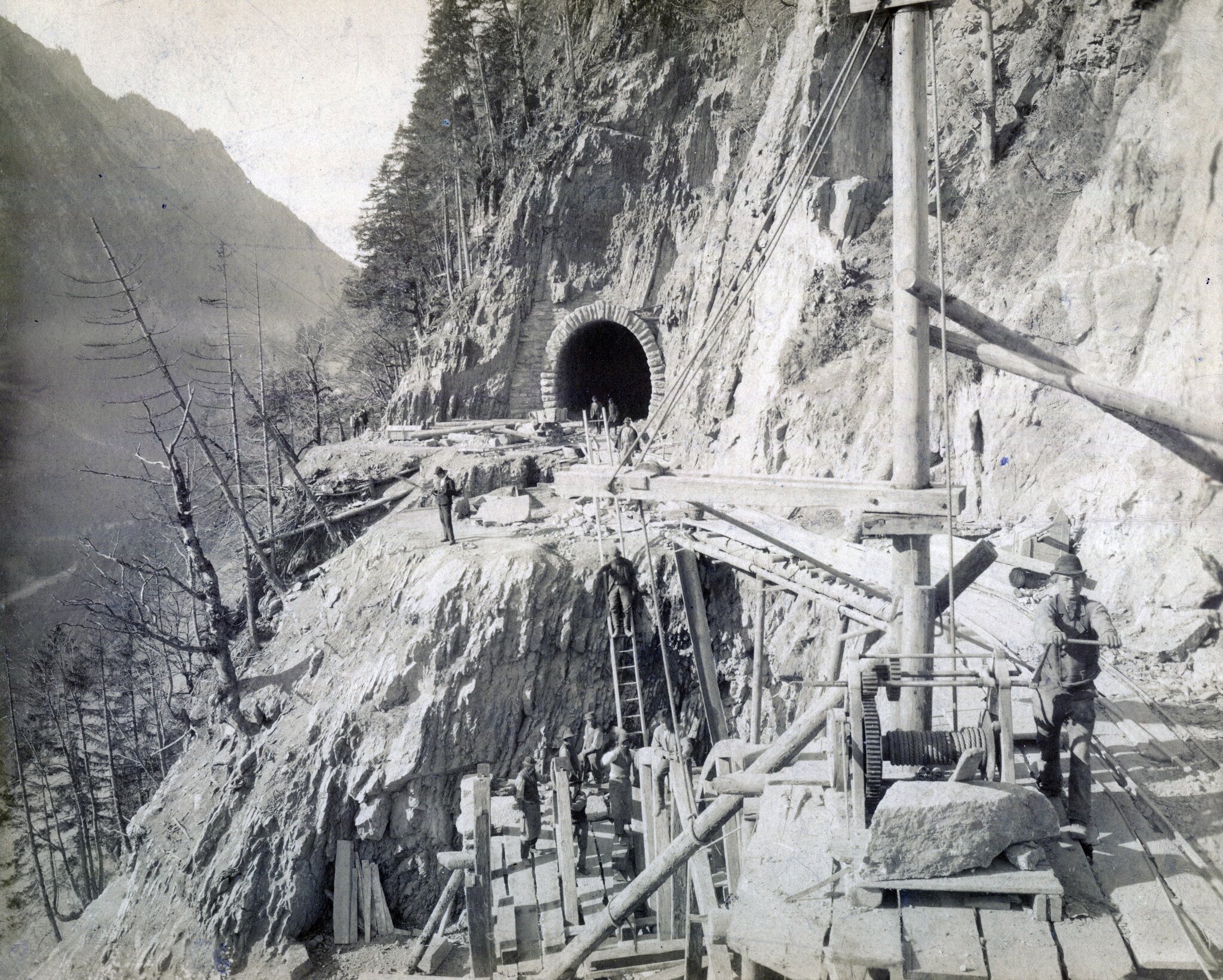 Zur Ausstellung "Mobilität" in Oberhofen i.I.: Die Arlbergbahn im ...