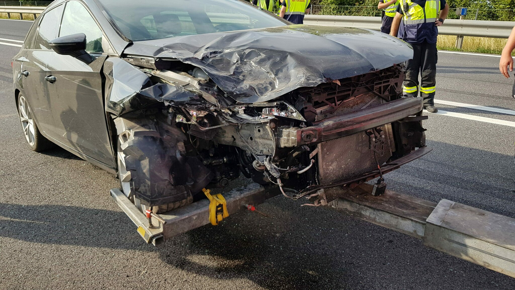 Zwei Personen leicht verletzt: Verkehrsunfall auf der S4 in Mattersburg ...