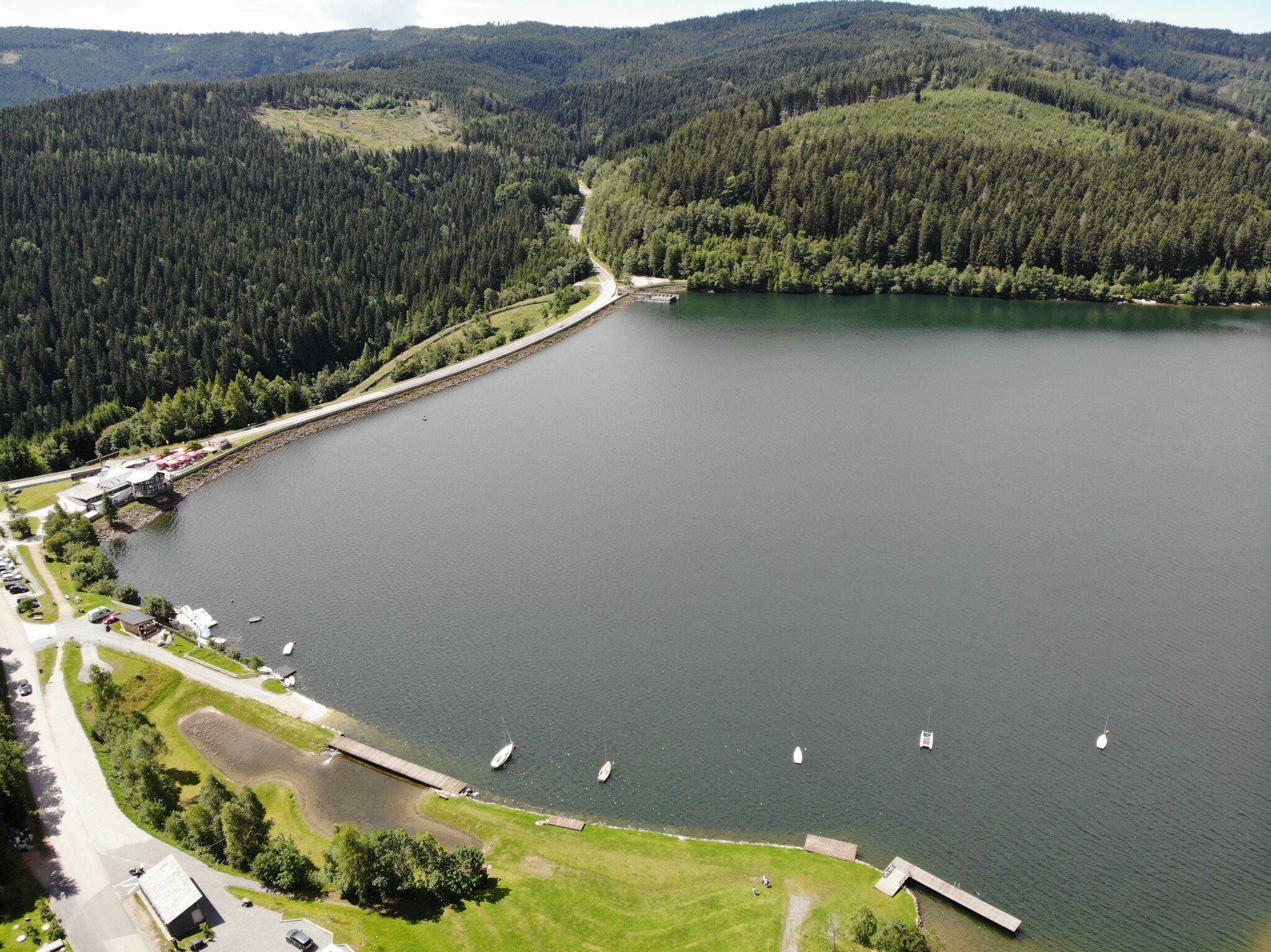 Soboth Krumbach, St. Oswald ob Eibiswald: Der Stausee Soboth im Sommer ...