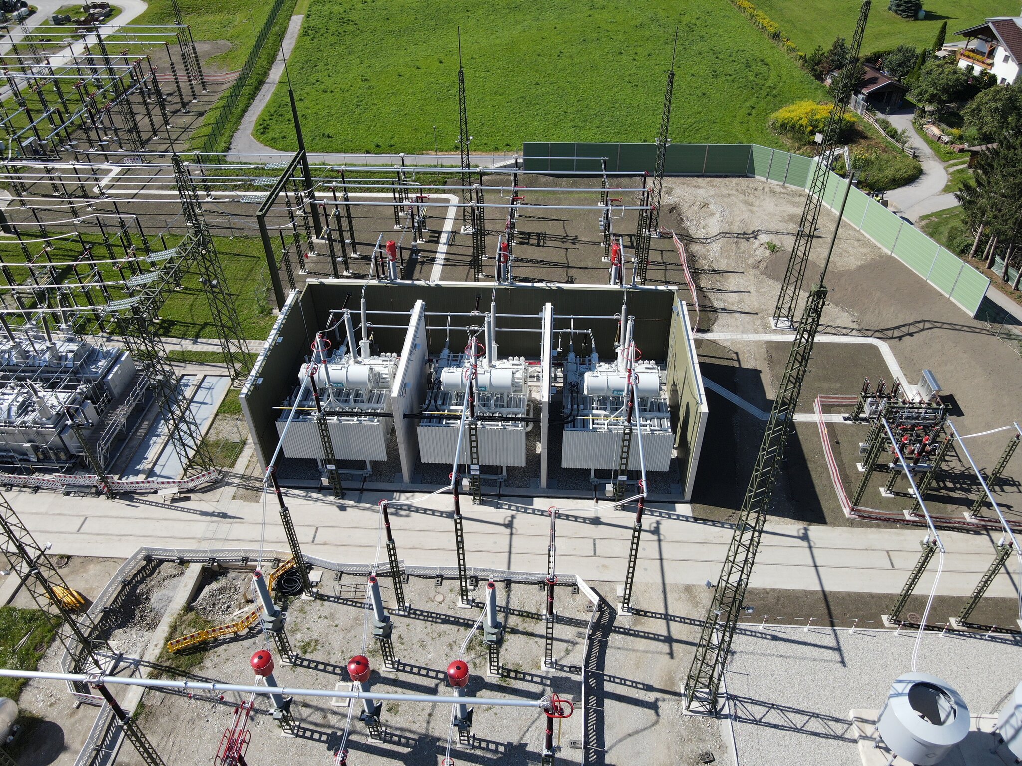 Austrian Power Grid (APG): Millionenschwerer Riesentrafo ist am Netz ...