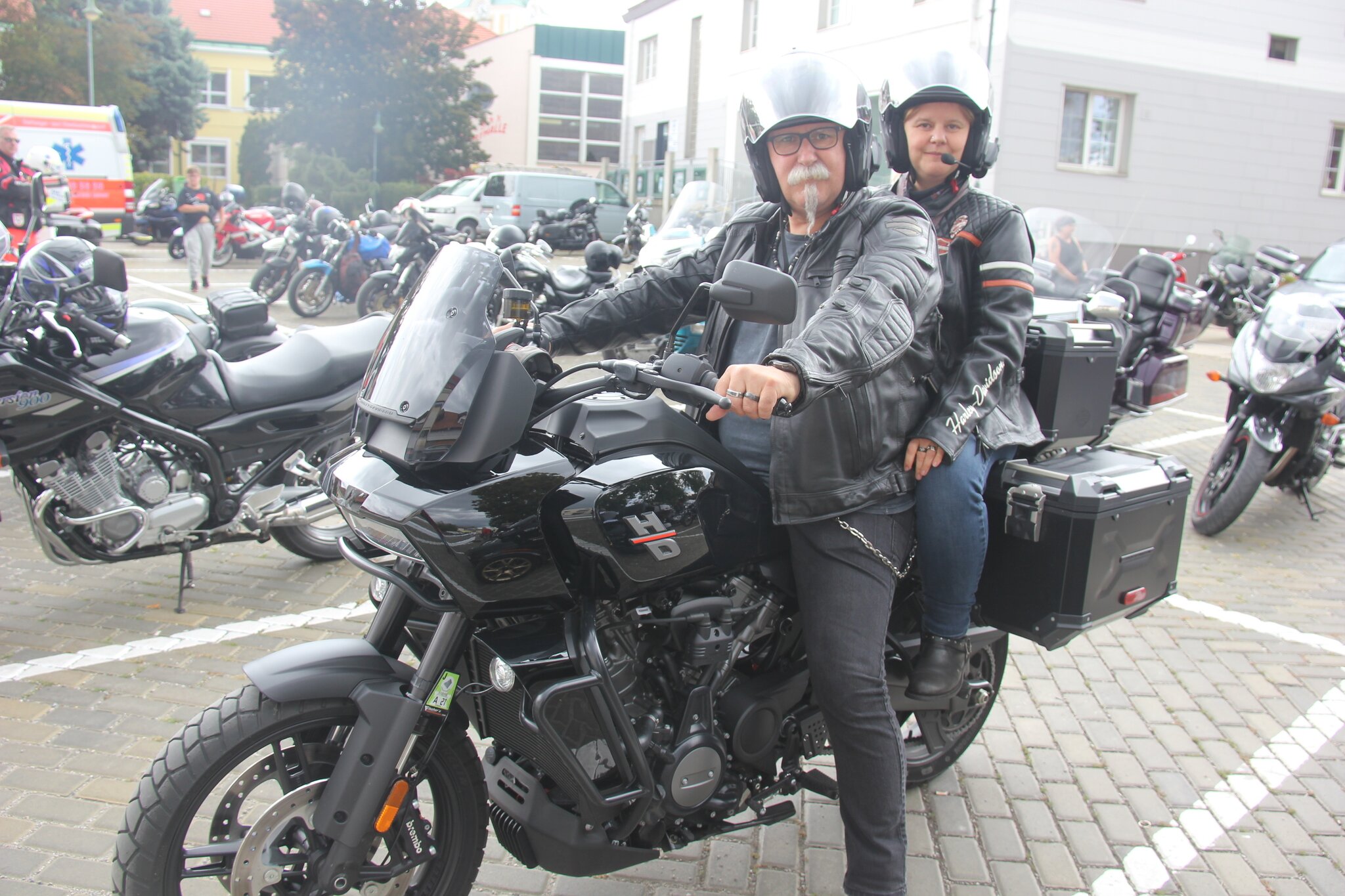 Herbert Murlasits lud zum Bikertreff für Schmetterlingskinder ...