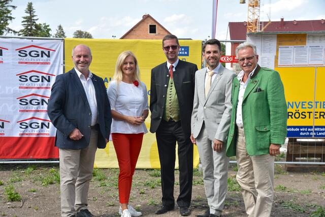 Wohnbau: Neurißhof: Spatenstich für sozialen Wohnbau - Steinfeld